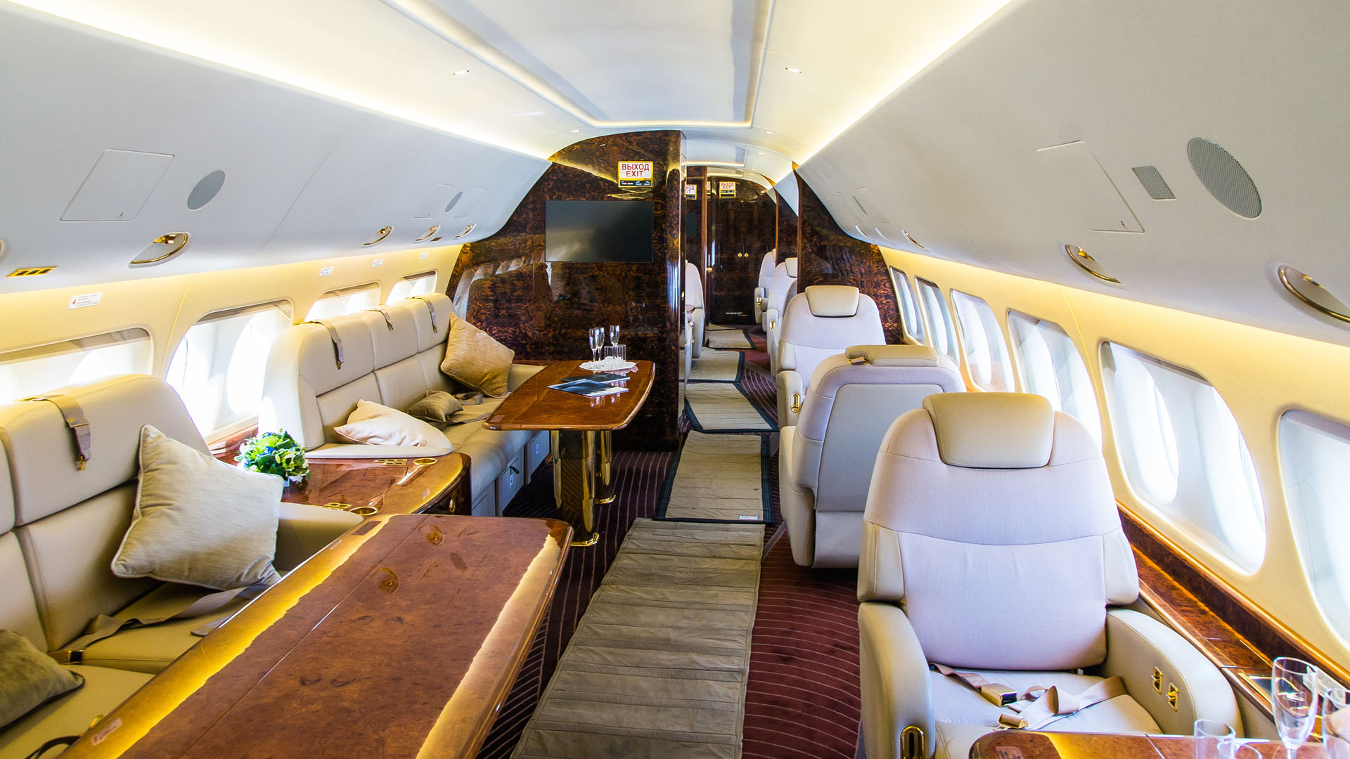 How To Fly On A Private Jet On The Cheap With Empty Legs - Blue Lagoon Farm